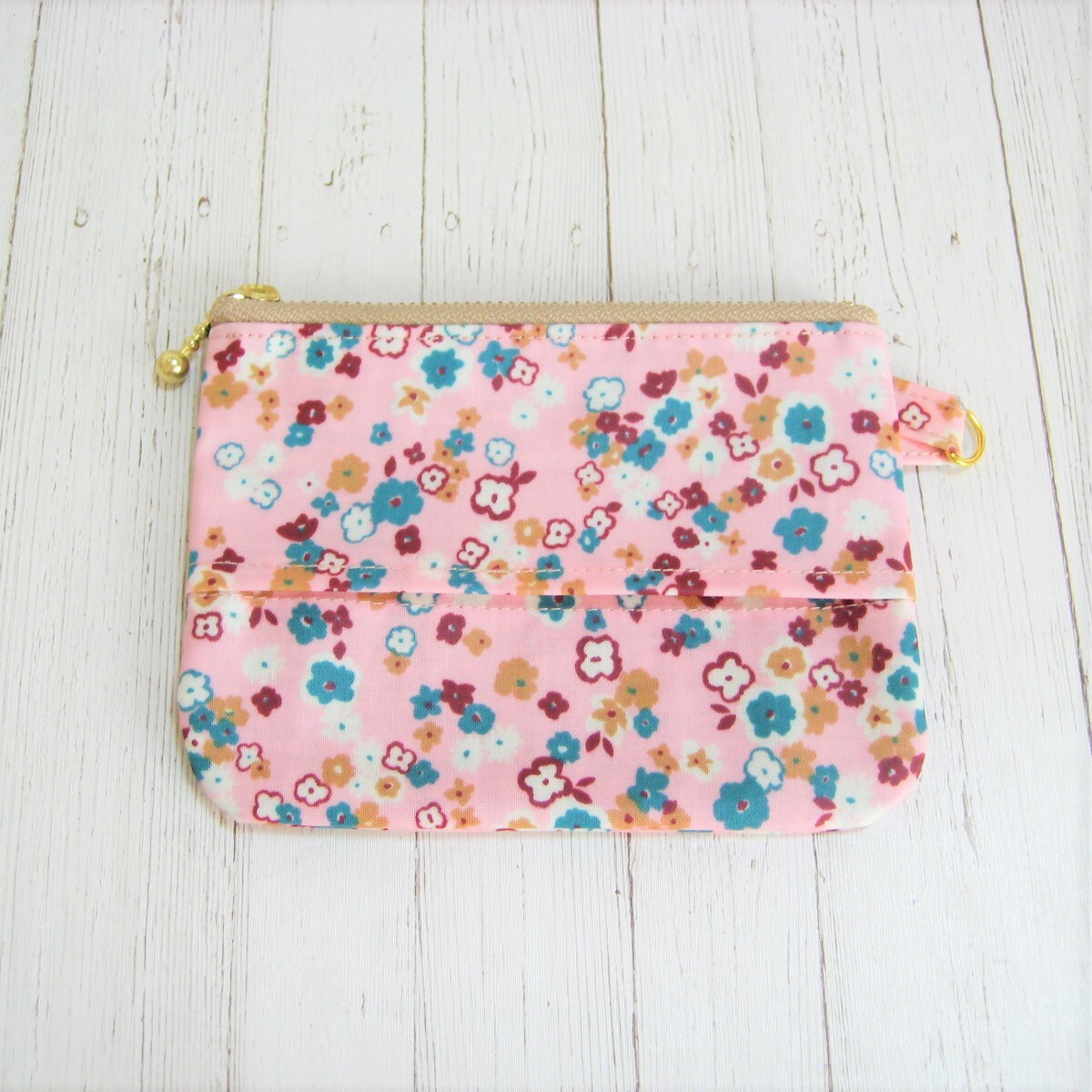 ラミネートティッシュポーチ ～秘密のキーケース～ (緑茶白小花)4-3～5 | minne 日本最大級のハンドメイド・手作り通販サイト