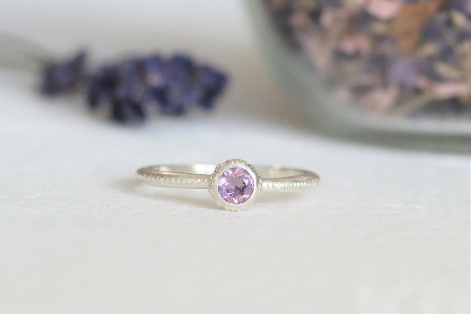 天然アメシスト 0.24カラットのシルバーリング シルバー925 | minne 日本最大級のハンドメイド・手作り通販サイト