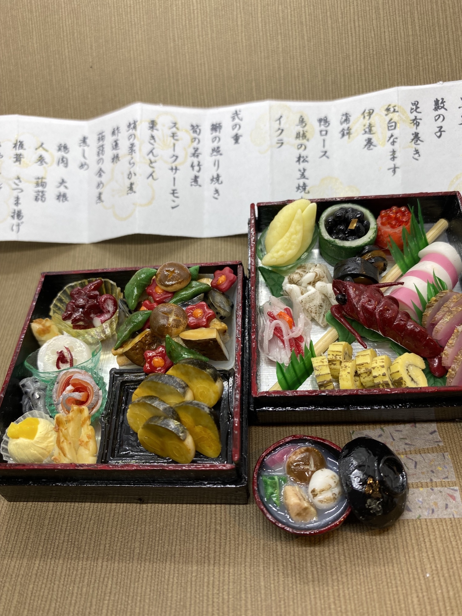 ミニチュアフード 5㎝角のお節重 - MOFMOF-LABO'S GALLERY | minne 国内最大級のハンドメイド・手作り通販サイト