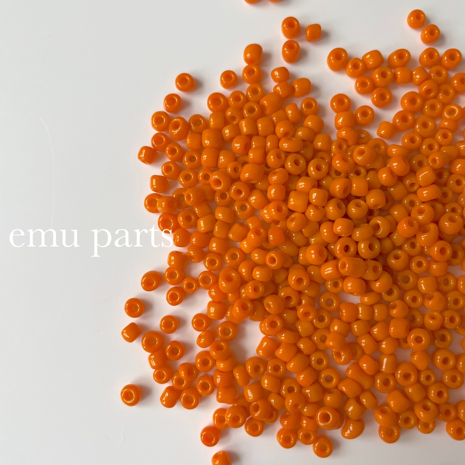 シードガラスビーズ3ミリ約400個 - emu | minne 国内最大級のハンドメイド・手作り通販サイト