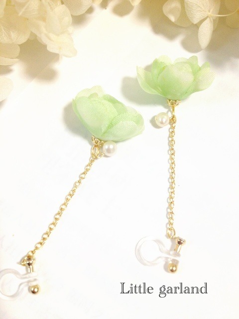 布花と淡水パールのイヤリング(ミントグリーン) | ハンドメイドマーケット minne