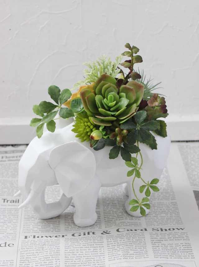 cool white elephant | ハンドメイドマーケット minne