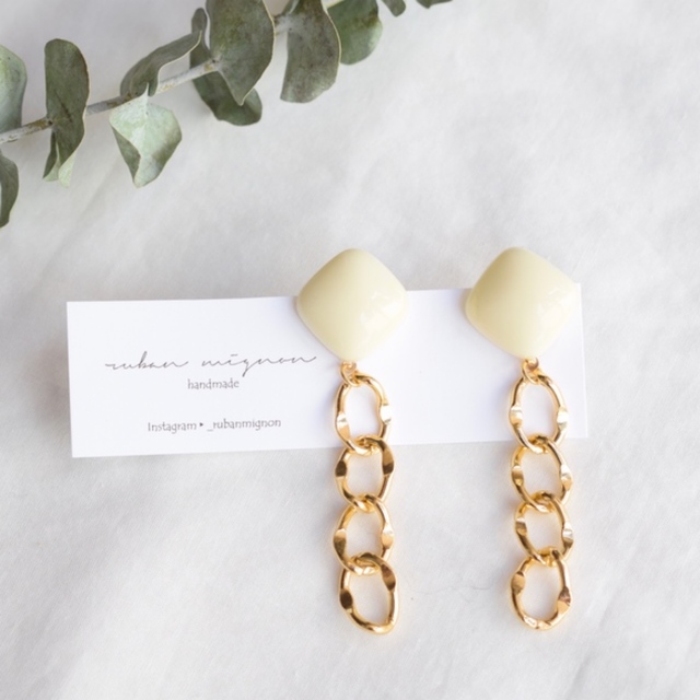 gold×ivory accessory | ハンドメイドマーケット minne